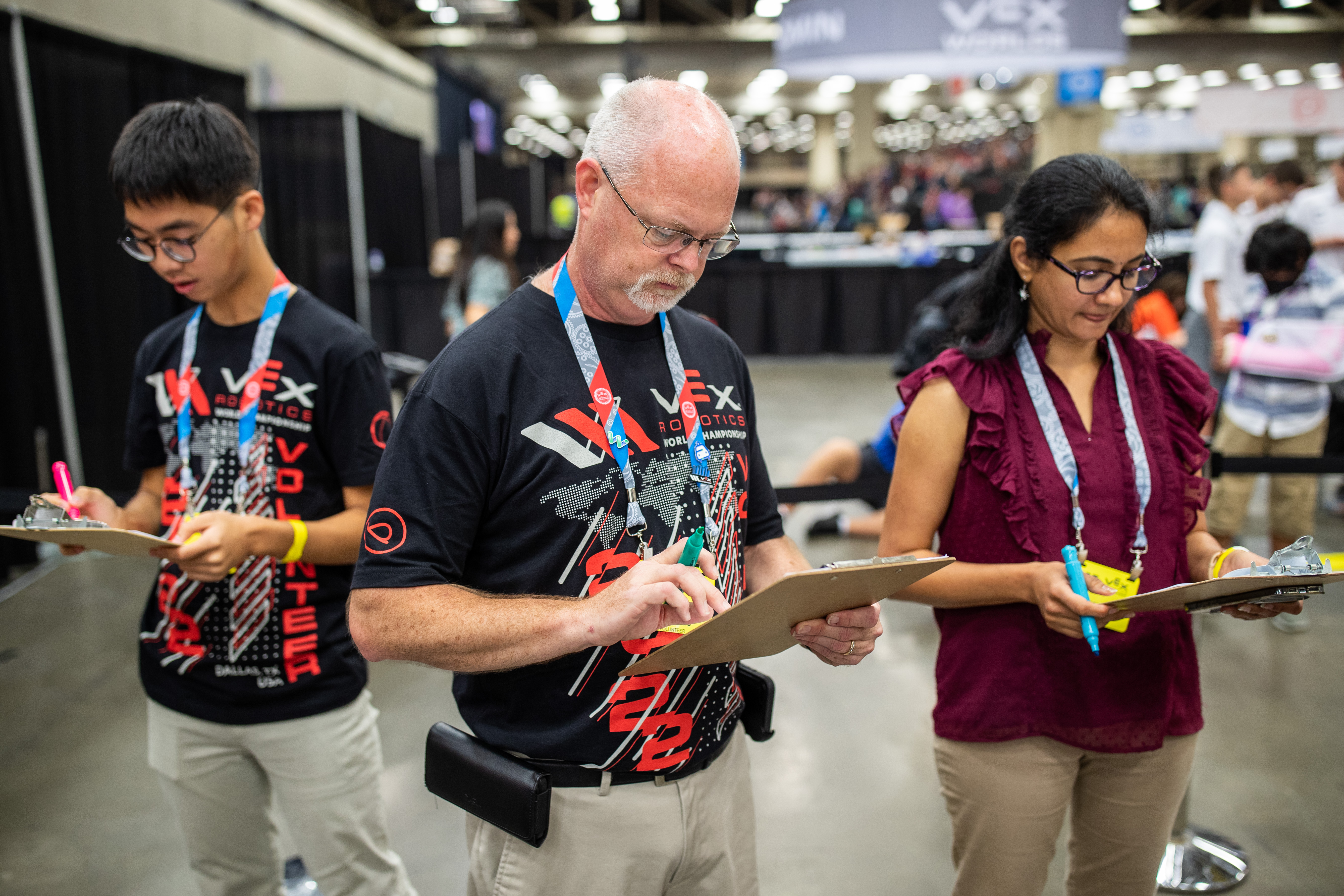 คู่มือเบื้องต้นสำหรับผู้ชมการแข่งขันหุ่นยนต์ VEX IQ ตอนที่ 2: ทัวร์นาเ ...